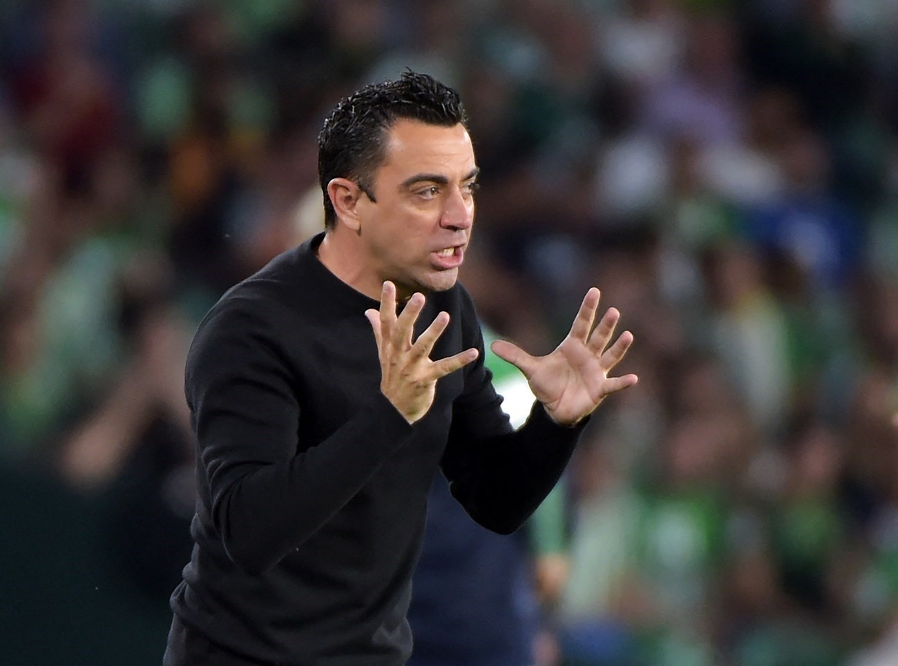 كوندي ، وجهاً لوجـ.ـه مع تشافي هيرنانديز: نشأت مشكلـ.ـة داخلية في ...